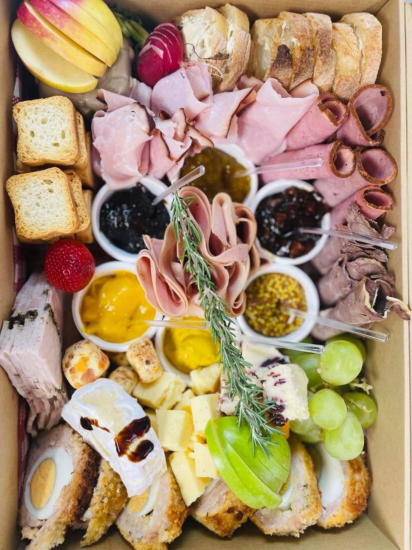 Ploughmans Platter for 6 People | Picnic at Cullen Bay